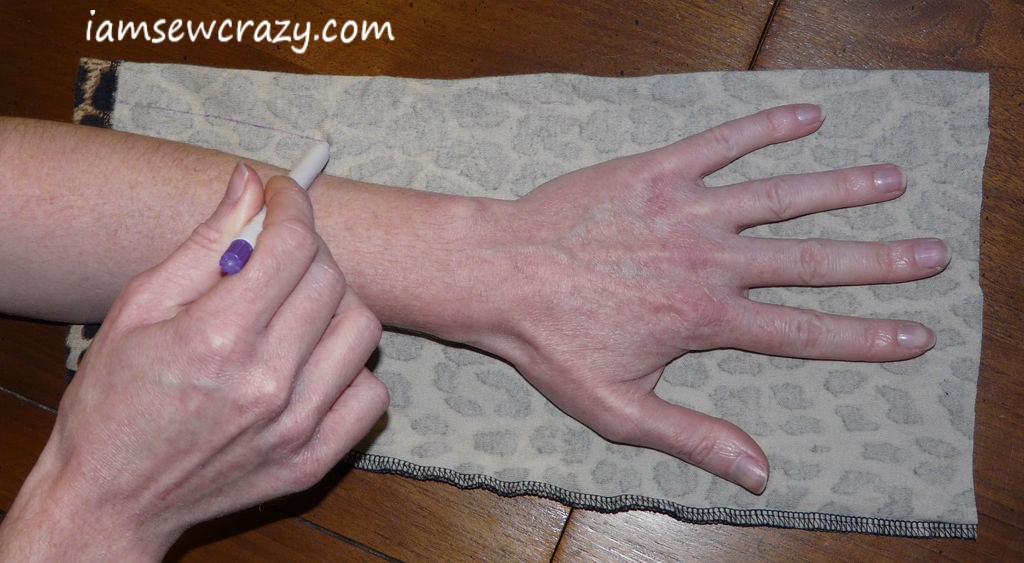 How to Make Your Own Gloves (It's Easy, I Promise!) - I Am Sew Crazy