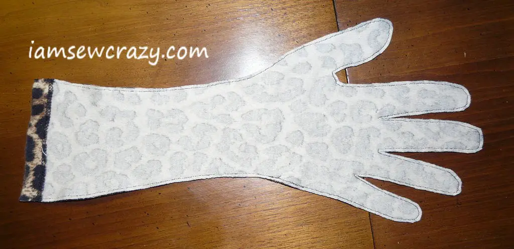 How to Make Your Own Gloves (It's Easy, I Promise!) - I Am Sew Crazy
