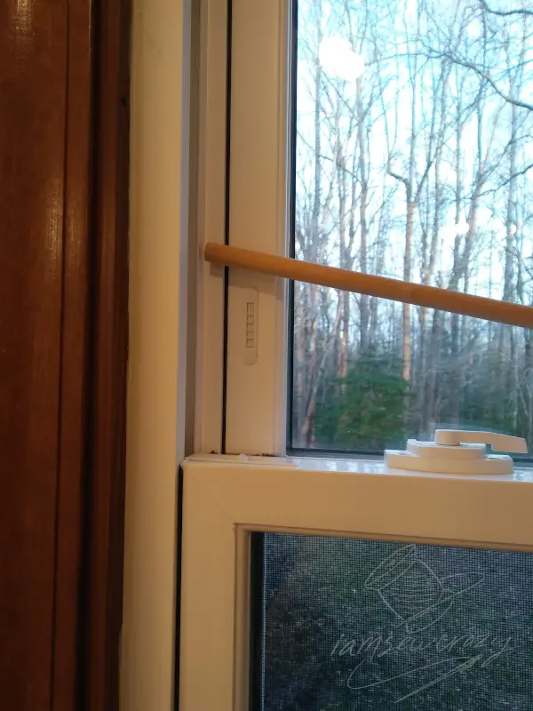 How to Make a Lower-Half Curtain (No Hardware Required!) - I Am Sew Crazy